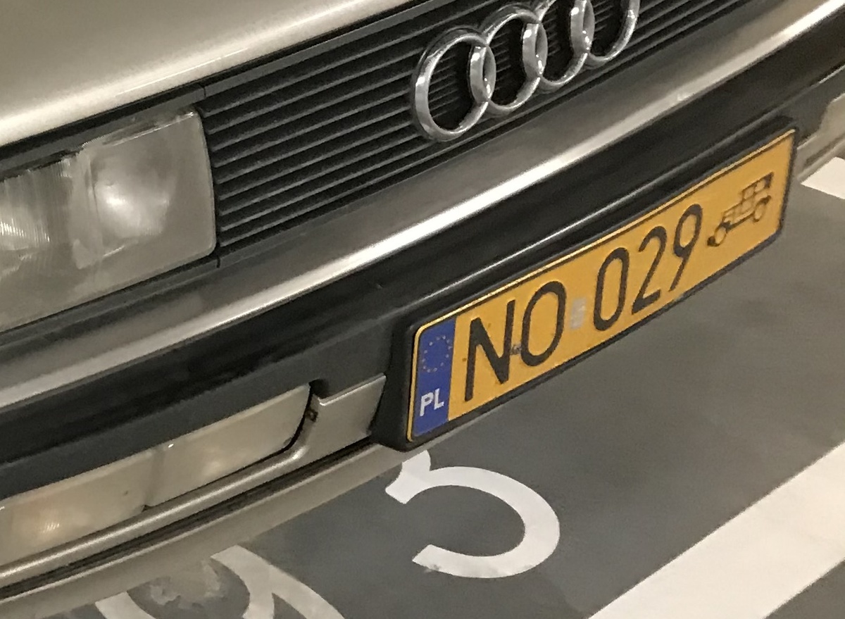 Tablice rejestracyjne – oznaczenia, rodzaje, opłaty | OTOMOTO News