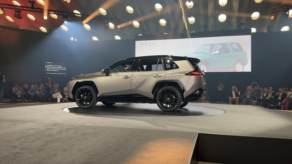 Nowa Toyota RAV4 2026: zmiany, silniki, debiut | OTOMOTO News