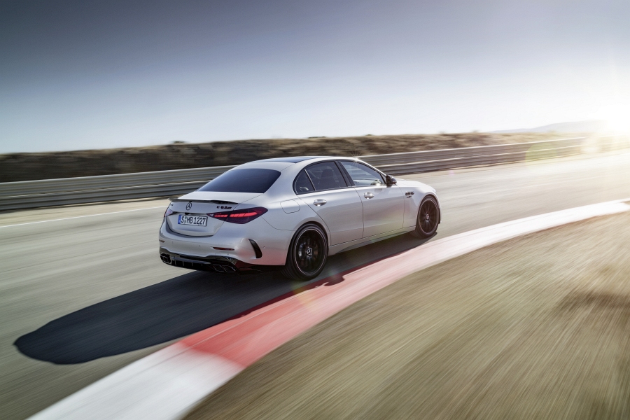 Mercedes-AMG C 63 S E Performance: z genami F1 | Motopedia