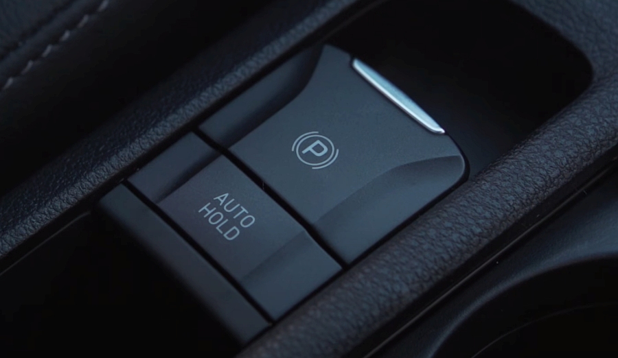 Funkcja Auto Hold – co to jest i jak działa? | OTOMOTO News