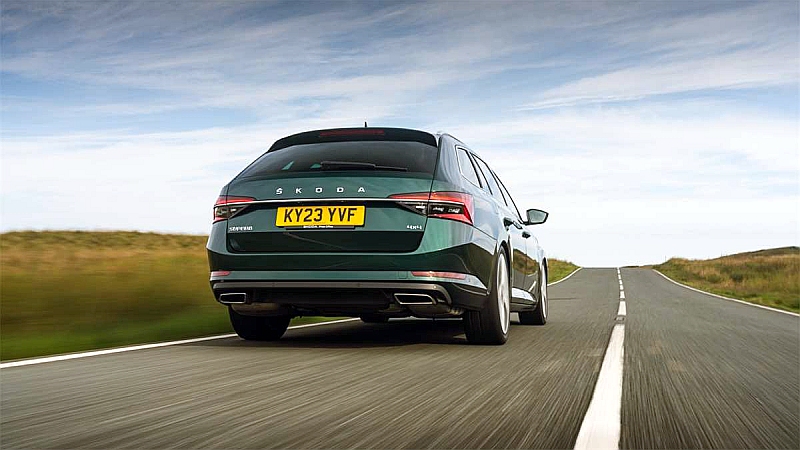 Skoda Superb Sleeper Edition: 477KM w kombi | OTOMOTO News