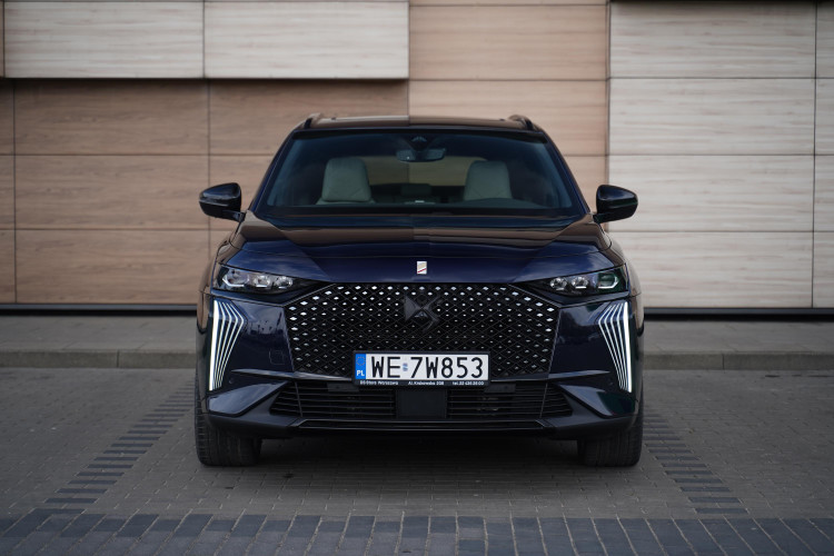 DS7 E-Tense 4x4 360 La Premiere – test | OTOMOTO News